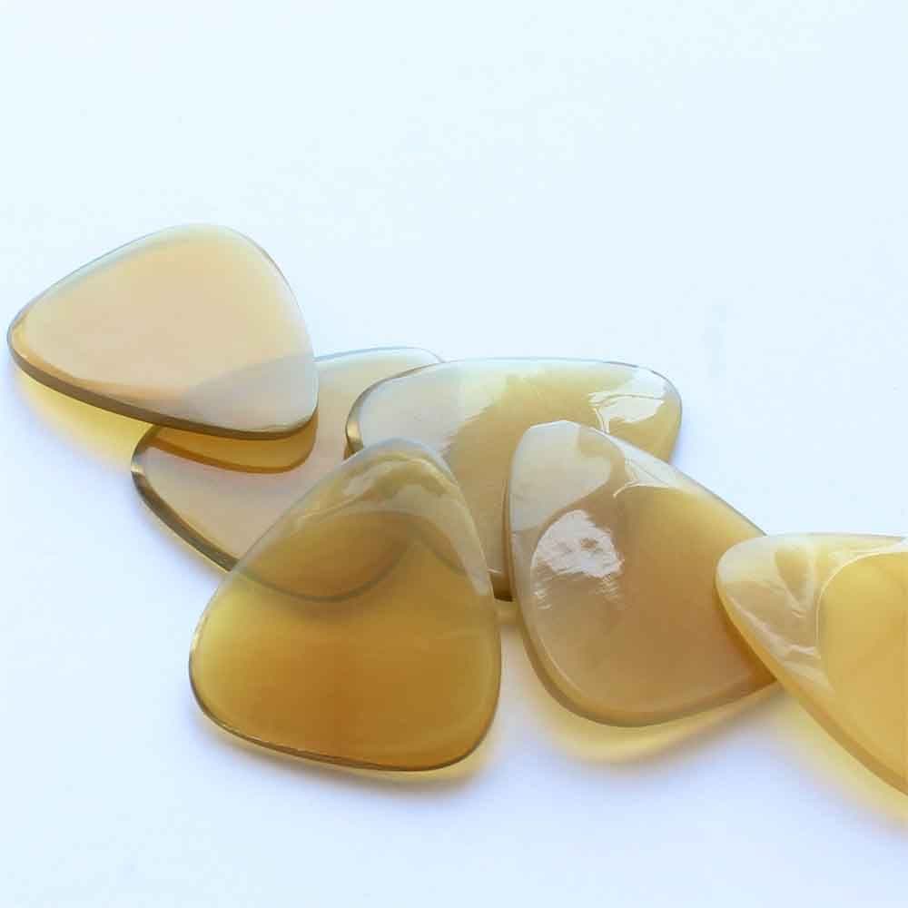 Bone Pick Ð Buffalo Horn Ð Hard Plectrum | Timber Tones - Timber Tones