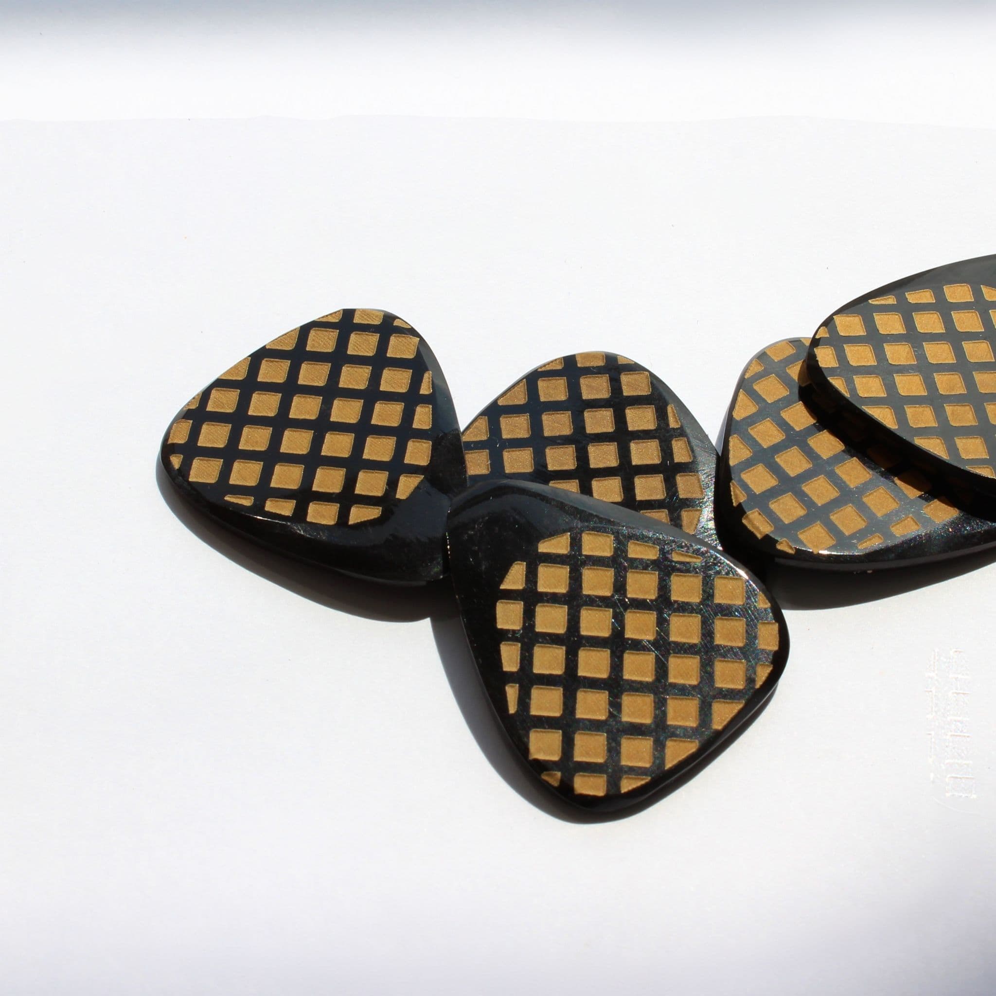 Grip Tones - Black Horn - 1 Guitar Pick | Timber Tones - Timber Tones