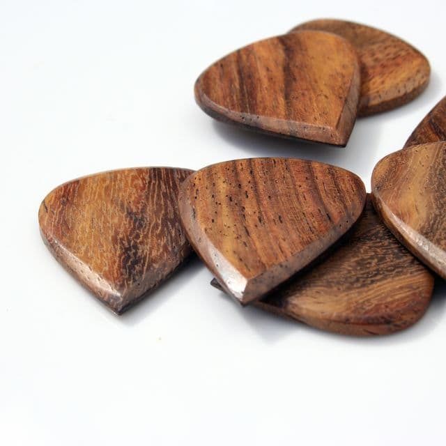 Blues Tones - Teak - 1 Guitar Pick | Timber Tones - Timber Tones